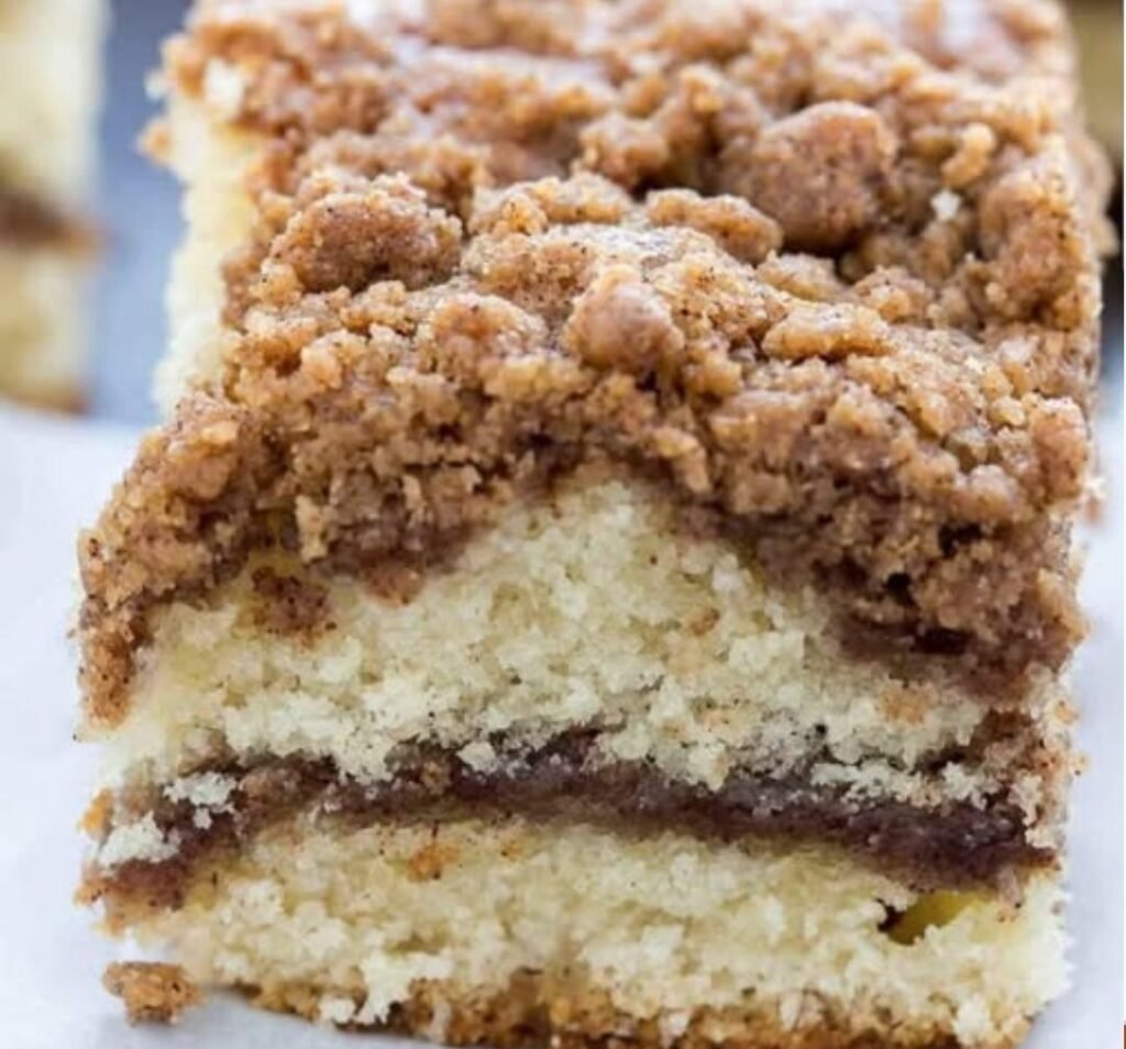 Buttery Coffee Cake with Cinnamon Crumble and Sour Cream – chefmaniac.com