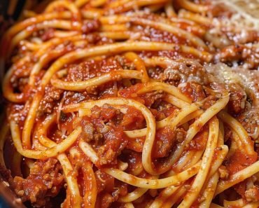 Chicago Spaghetti: A Hearty, Cheesy Twist on a Classic – chefmaniac.com