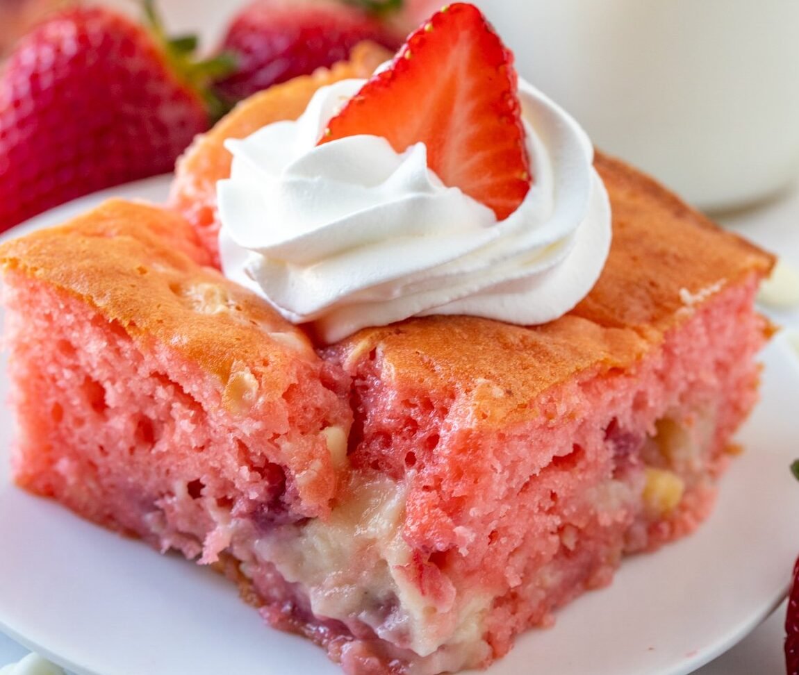 Strawberry Cheesecake Cake (Earthquake Cake): A Burst of Sweetness and ...
